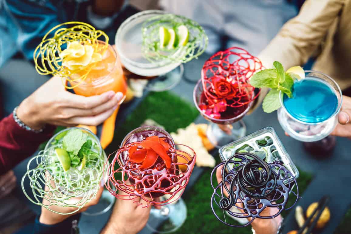 Cocktail Mixology: Mastering Ingredient Pairings in Drinks