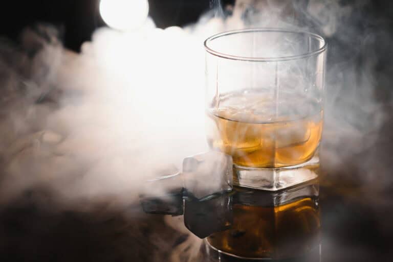What is a Smoked Cocktail and How to Make One?